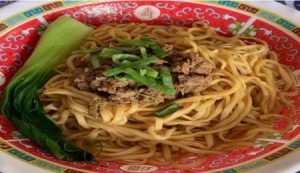 Mie Sapi Banteng Yogyakarta Rela Antri untuk Seporsi Mi Istimewa - Kuliner masakan Indonesia